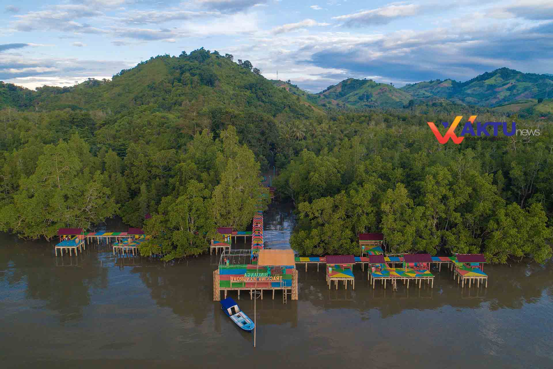 Tracking Mangrove Binuanga Jadi Incaran Fotografer Alam & Human ...