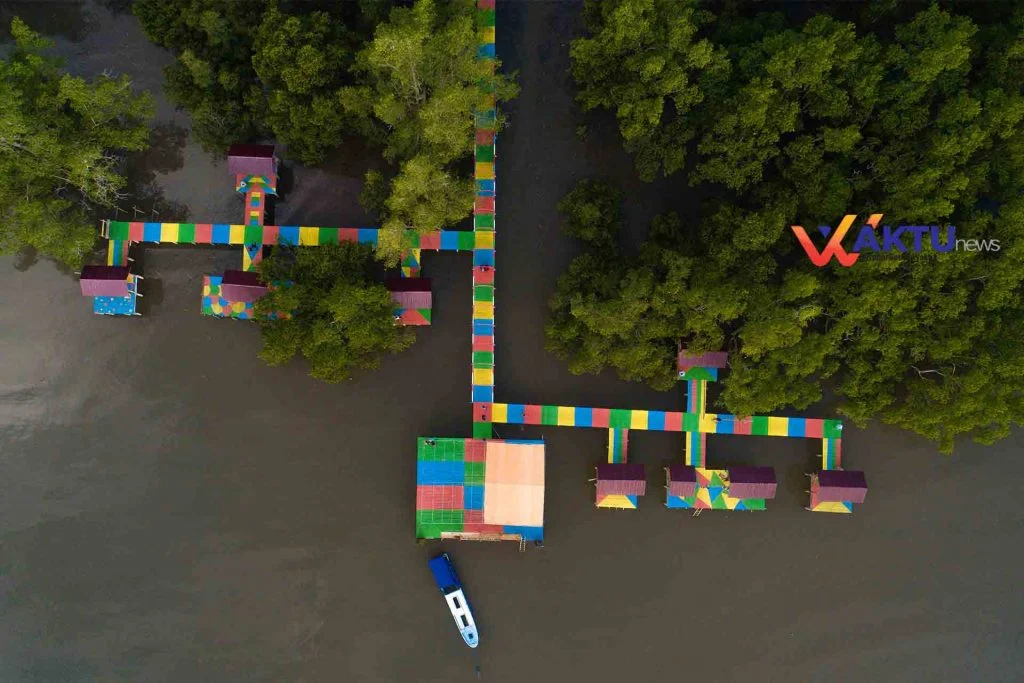 Tracking Mangrove Binuanga Jadi Incaran Fotografer Alam & Human ...