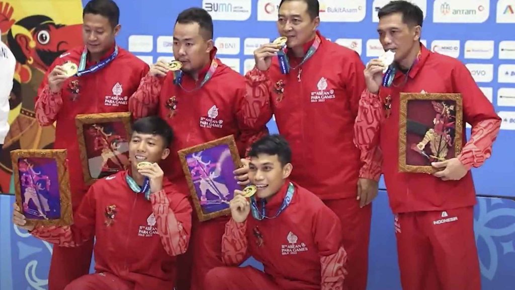 Tim Bulu Tangkis Indonesia Berhasil Persembahkan Emas Pertama ASEAN Para Games Solo 2022 | Waktu ...